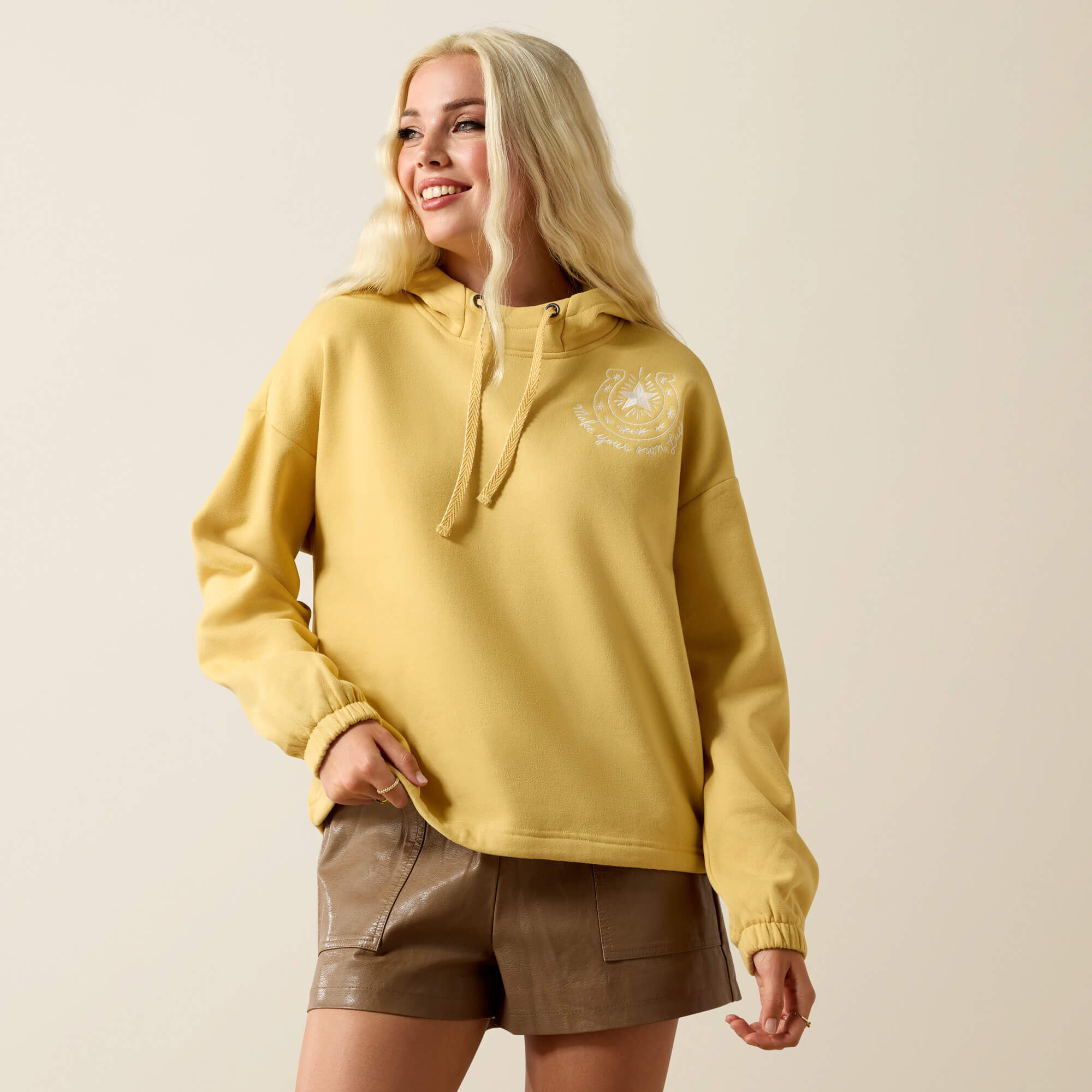 Buy ESSENTIAL HOOD - Ariat Online at Best price - MS
